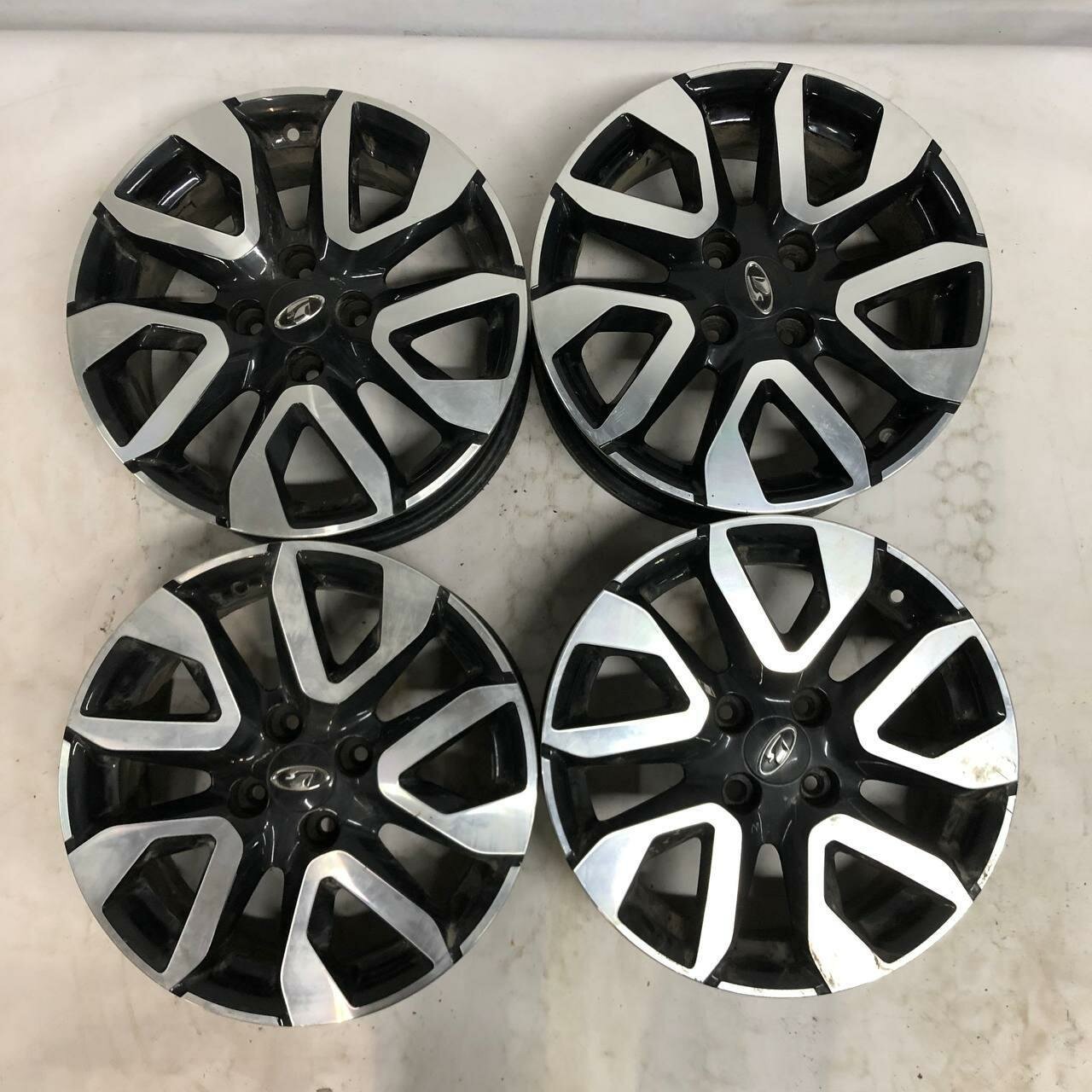 Колесные диски Lada 15x6 PCD 4x98 D58.6 ET33 (оригинал)