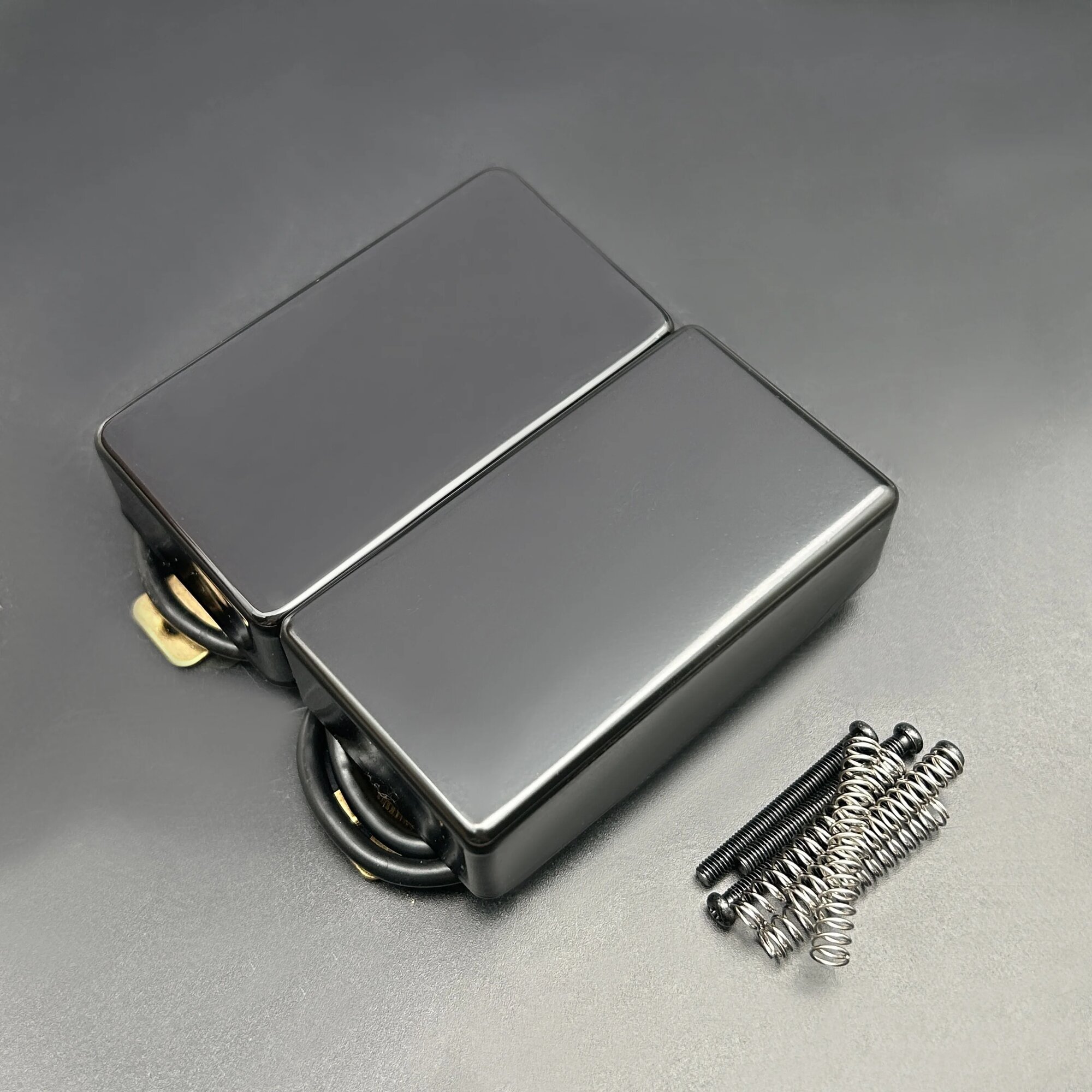 MAXCHEER Звукосниматель хамбакер закрытого типа для гитары LP BK Neck and Bridge