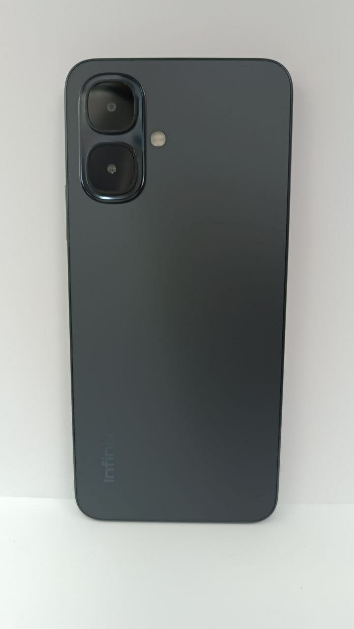 Смартфон Infinix Smart 10 3/64 Черный