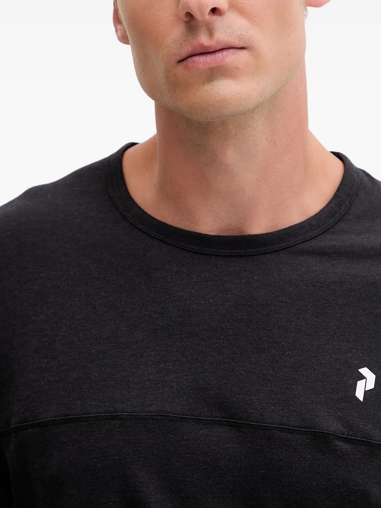 Свитер Peak Performance Logo round-neck sweater, размер 46, , black/black — фото 1