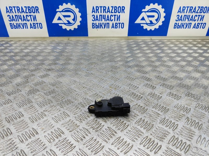 Б/У Активатор замка двери Ssangyong Musso FJ / Сангйонг Musso FJ 2.9 602900 (OM662) 95 Л.С 1996 задн. прав.