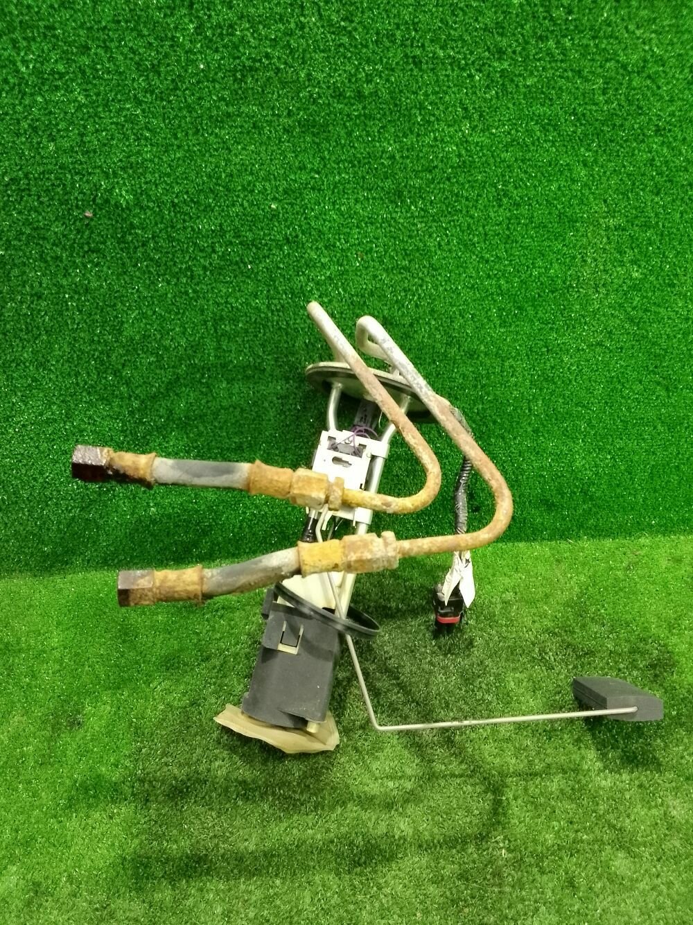 Насос топливный ВАЗ 2104 Б/У с пробегом