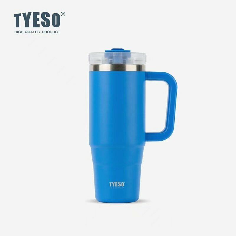 Термос TYESO Ice King большой емкости оснащен ручкой и трубочкой, что делает его идеальным для использования в автомобиле или других ситуациях. Он изготовлен из нержавеющей стали.