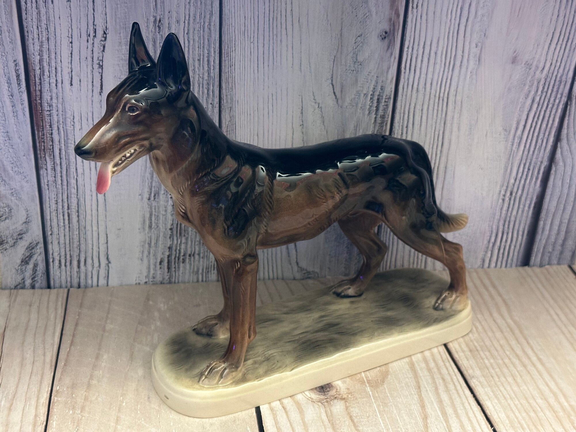 Статуэтка Собака овчарка HERTWIG&CO Германия 1970 годы Фарфор премиум класса винтаж великолепная