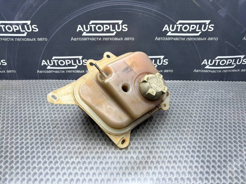 Расширительный бачок Audi 100 C3 (2.6 ABC) Б/У с пробегом Арт. 20565