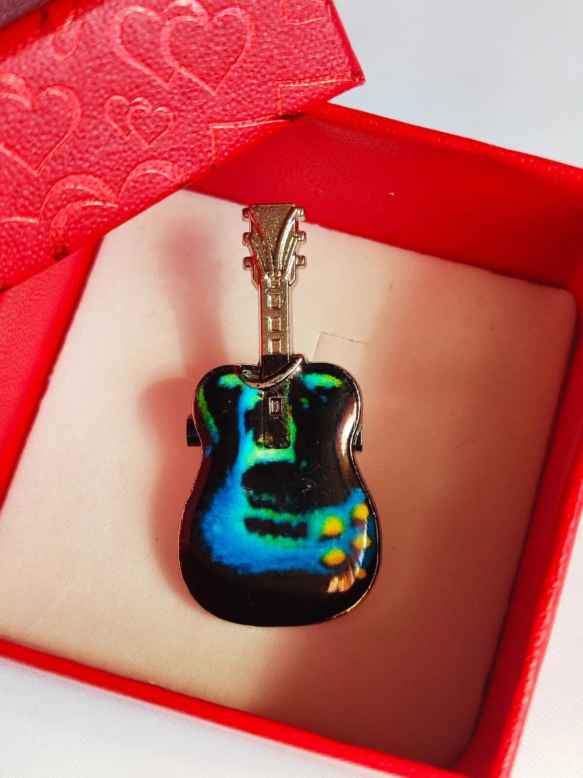 Брошь, эмаль