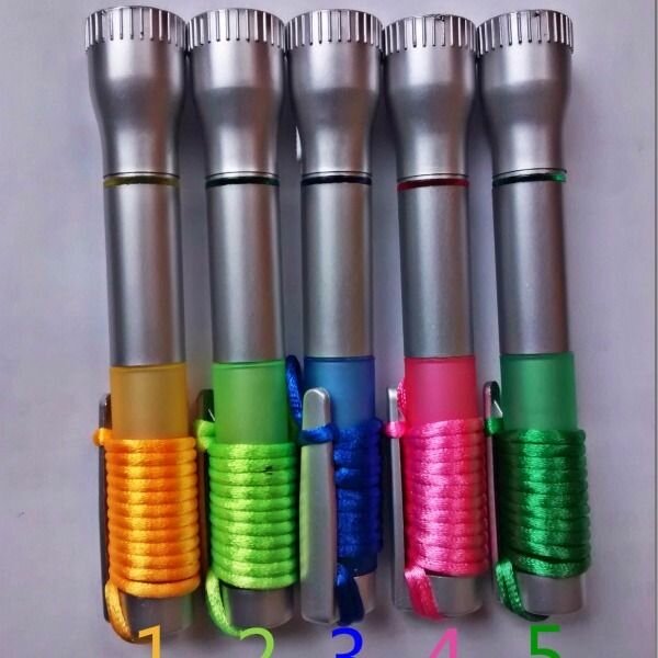 Интернет-хит: светящаяся ручка-фонарик LED, ручка с подсветкой, канцелярский приз для студентов, многофункциональная светящаяся шариковая ручка.