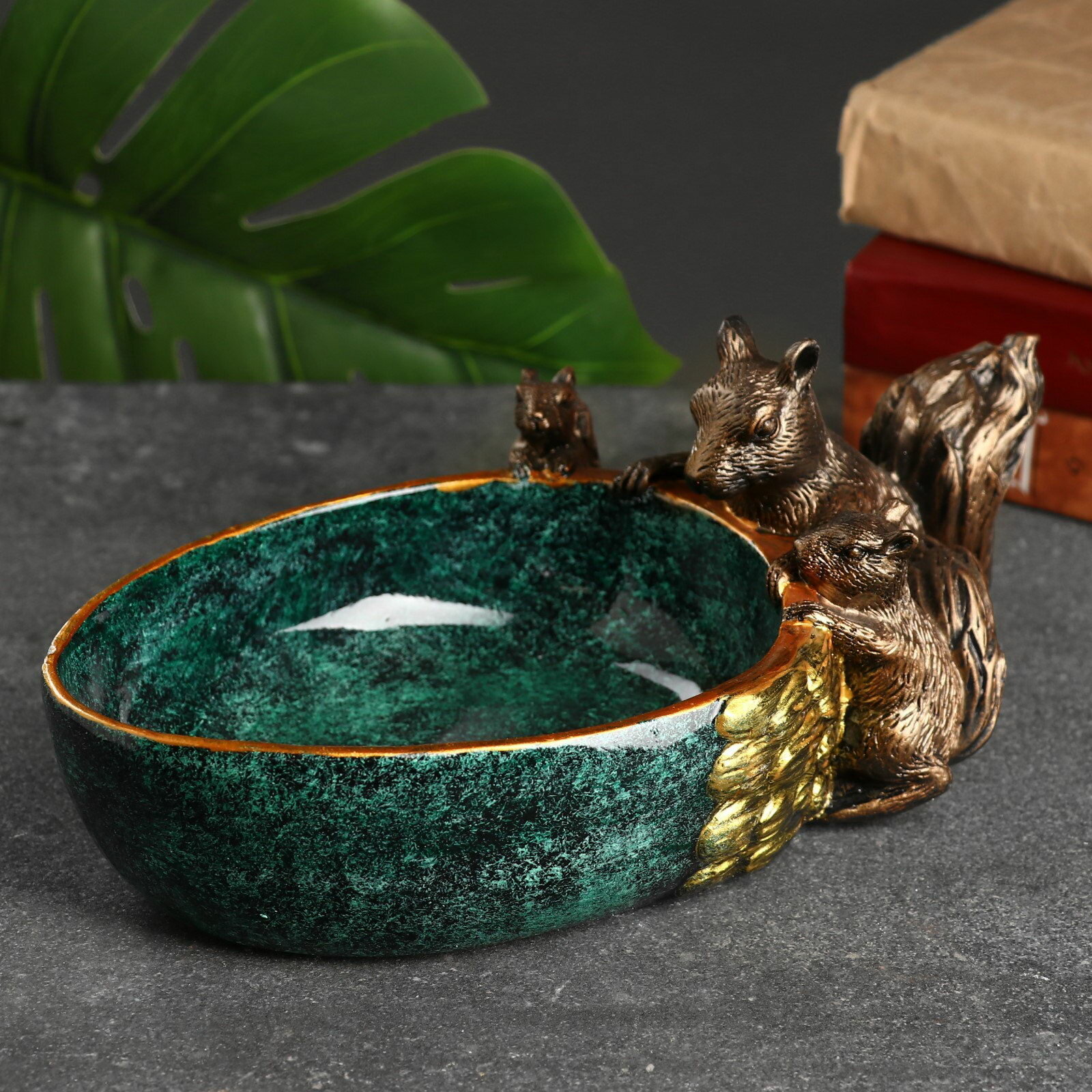 Подставка для мелочей "Белка" малахит, цвет: зелёный, форма: фигурная