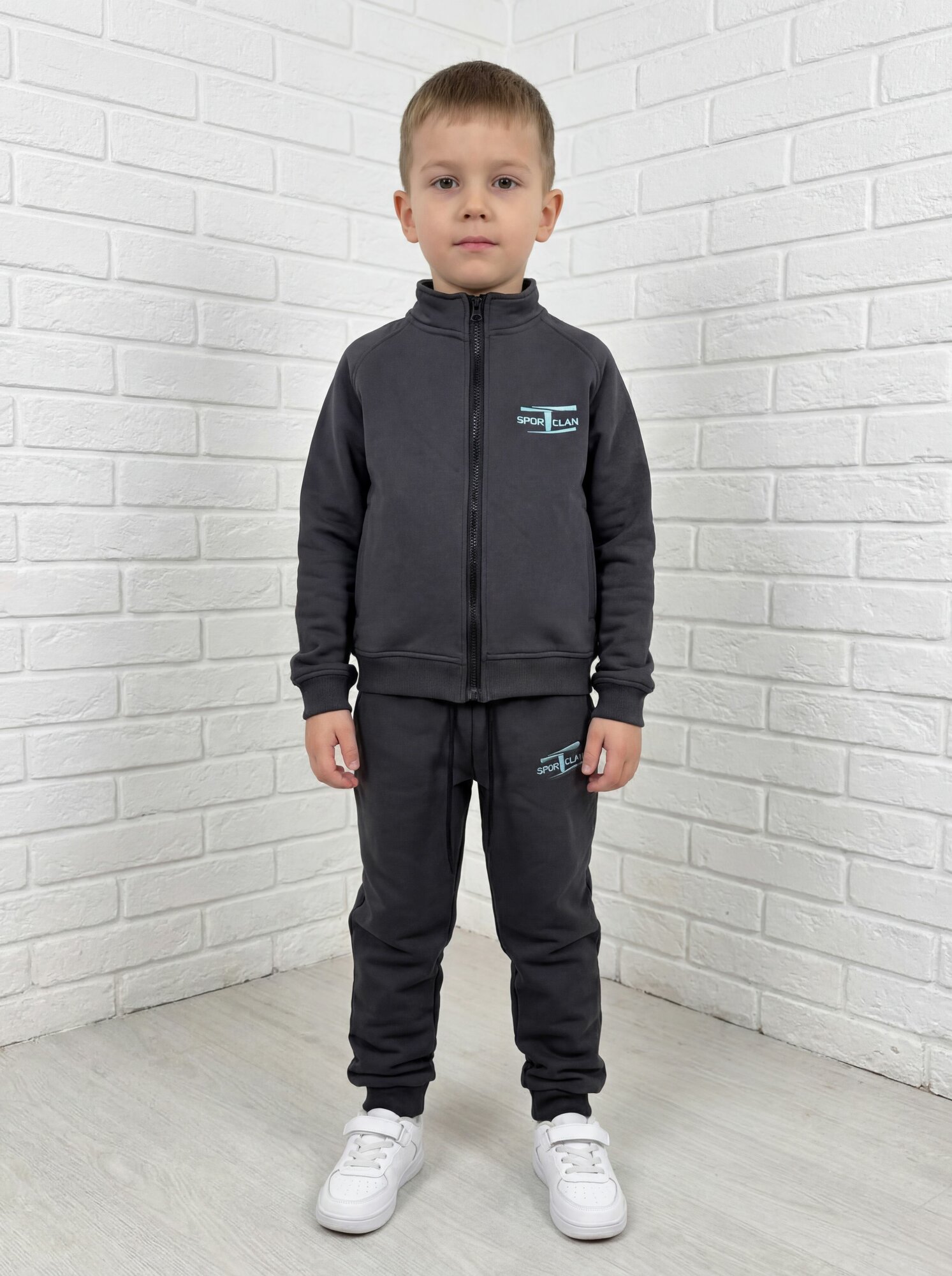 Костюм спортивный