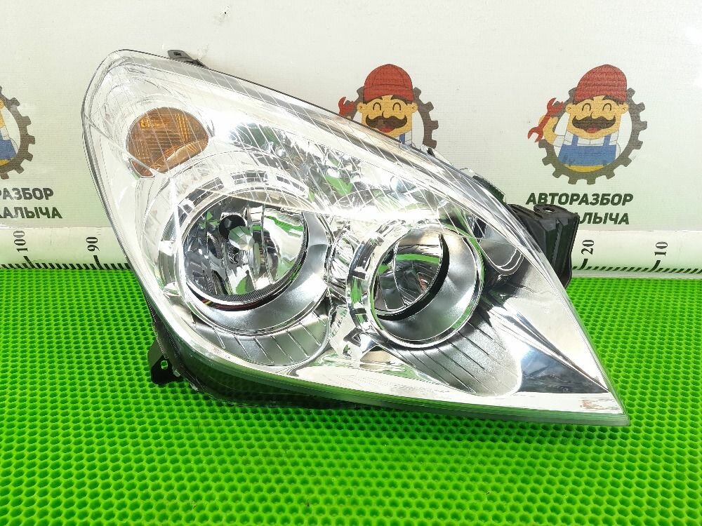 Фара правая оригинал Опель Астра H 442-1140RMLEMN1