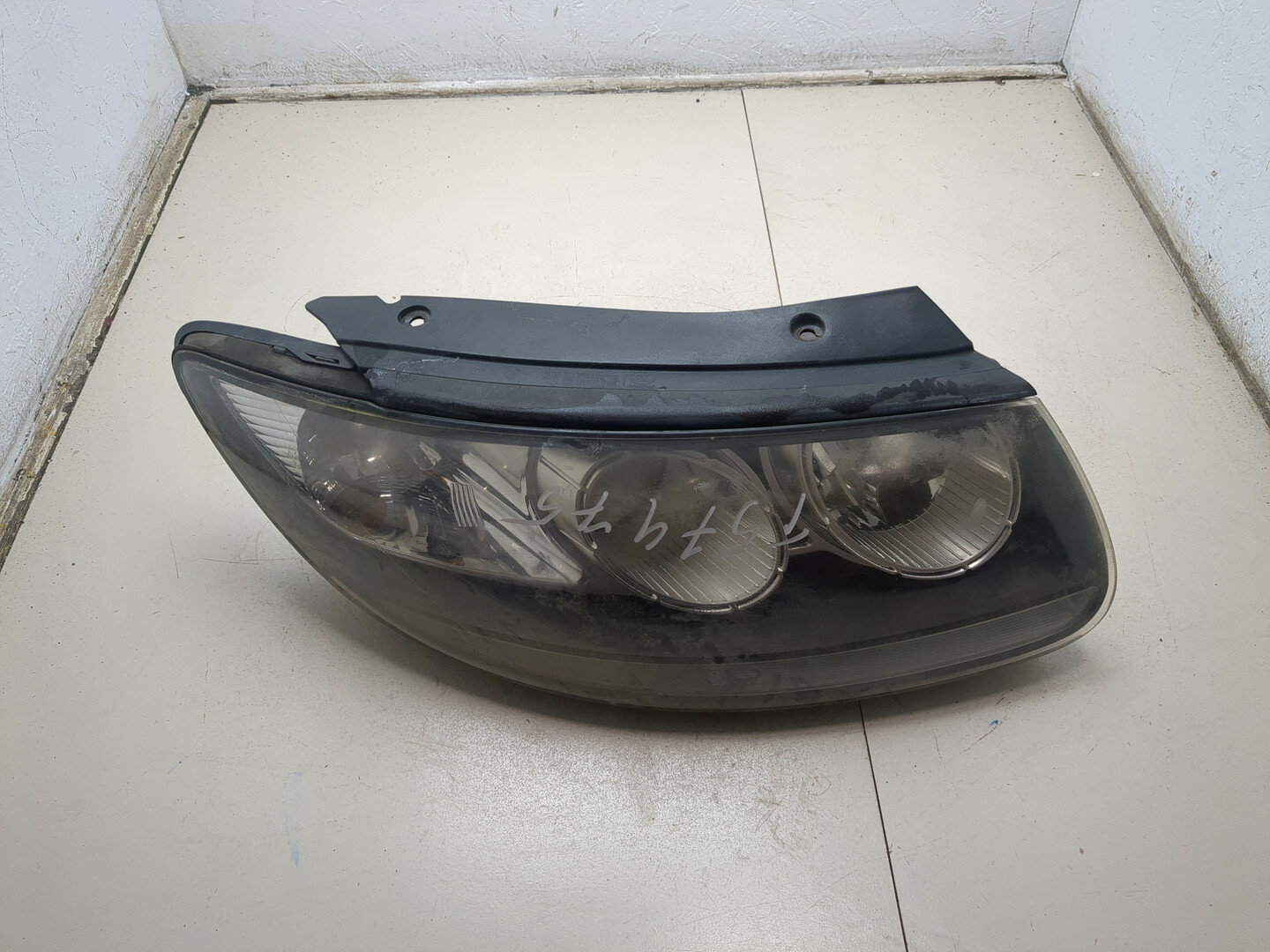 Фара (передняя) правая Hyundai Santa Fe Б/У
