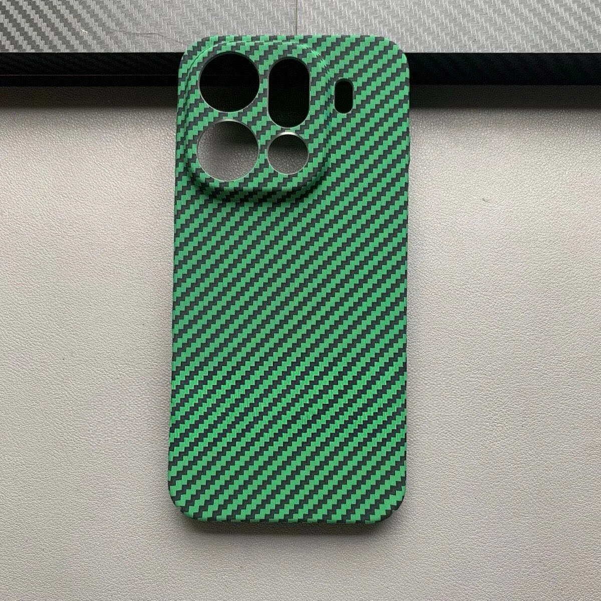 Чехол карбоновый Dark green Oppo Reno14 Pro