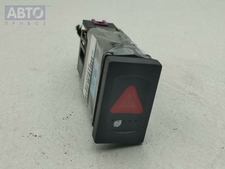 Кнопка аварийной сигнализации (аварийки) Volkswagen Passat B5+ (GP)