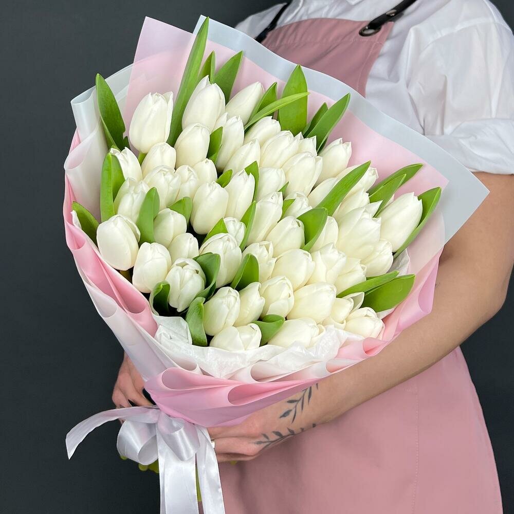 Букет из тюльпанов. Нежнейшие белые тюльпаны Голландия, 51 шт.