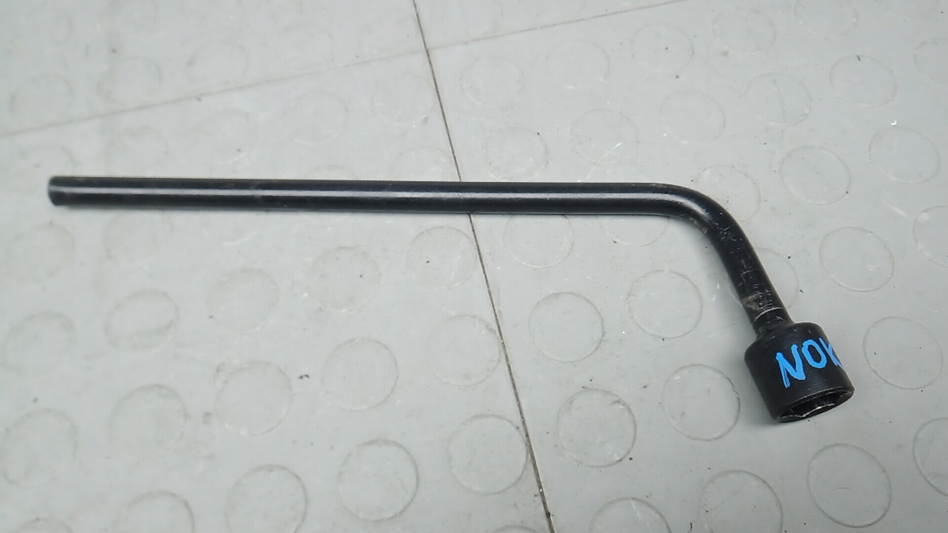 Ключ колесный LEXUS GS 4