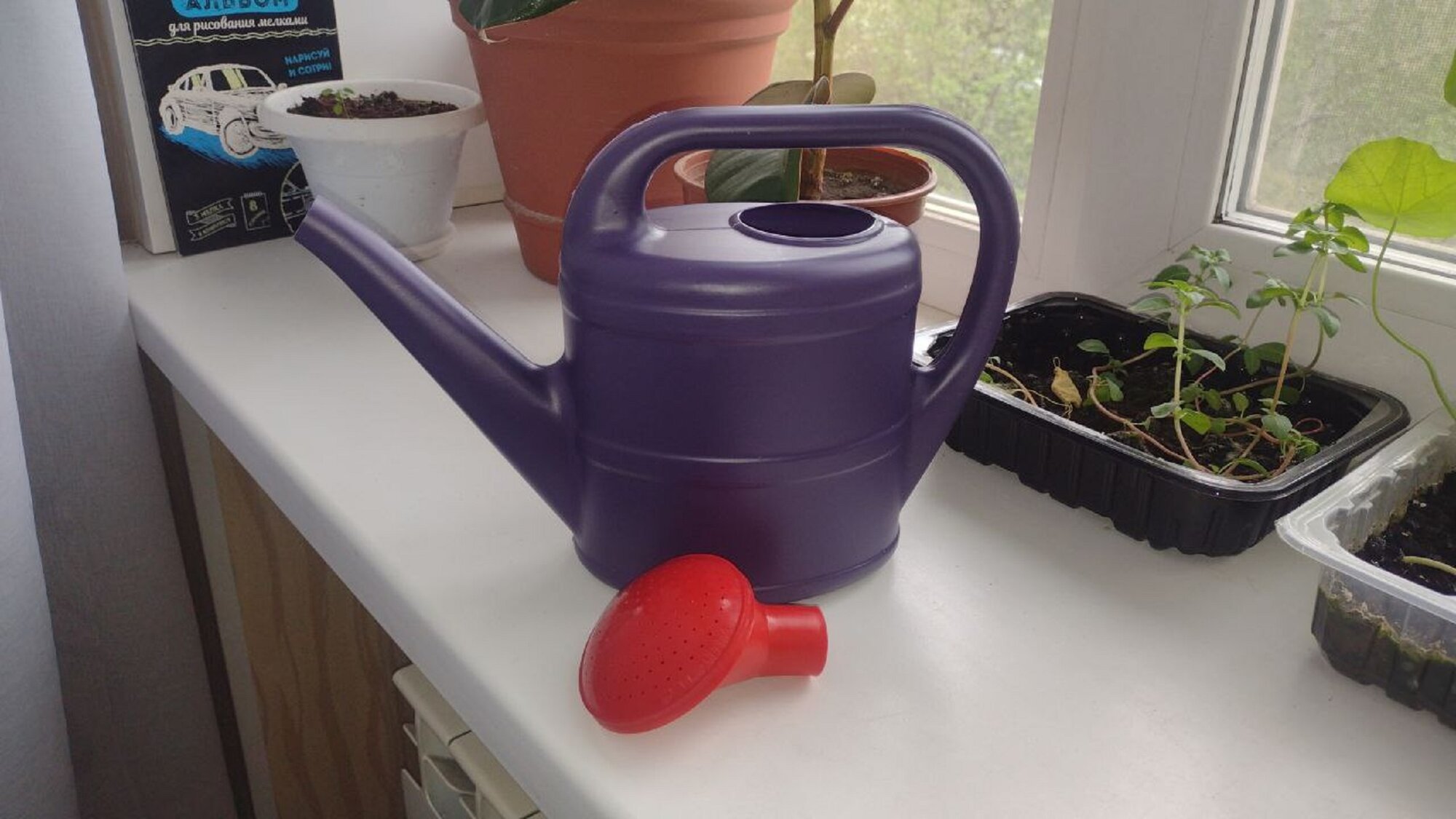 Лейка для комнатных растений и сада, подходит детям. V- 1,5 литра