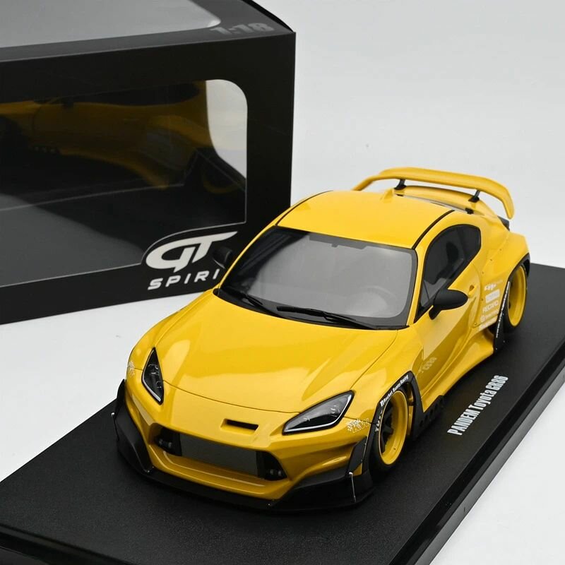 Машинка GT Spirit 1:18 Тойота GR86 Rocket Bunny Модель из смолы