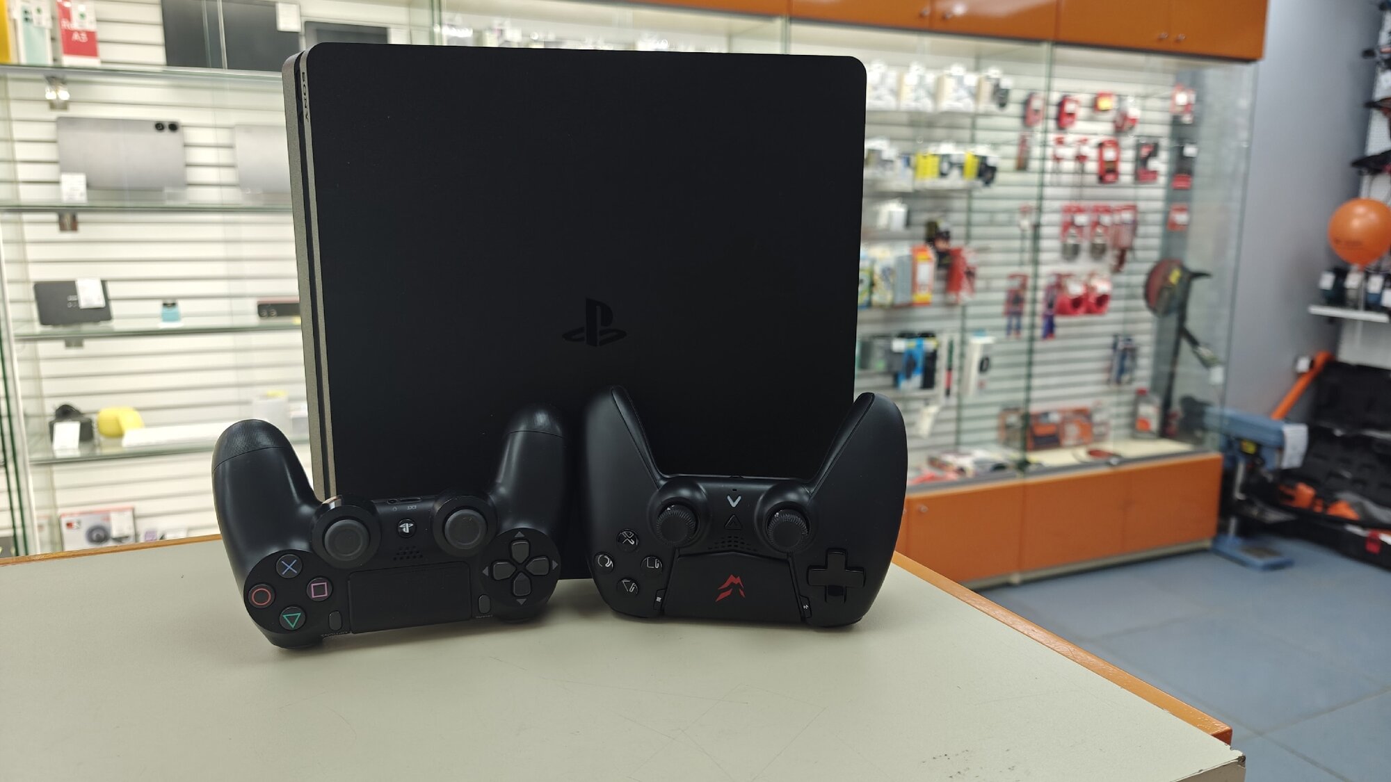 Игровая приставка Sony PlayStation 4 Slim на 1 Tb HDD, без игр, черный Б/У Уценка