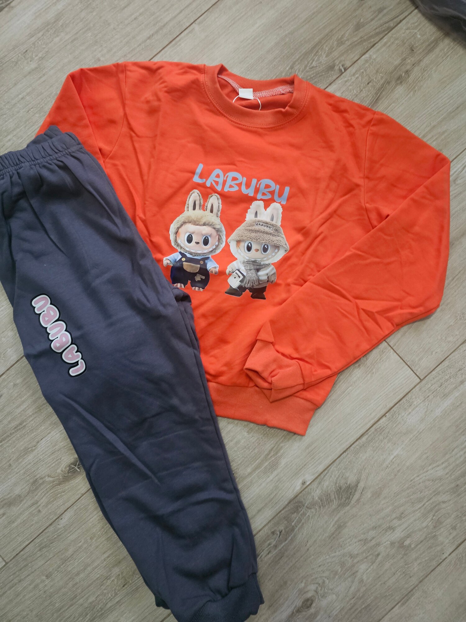 Костюм спортивный