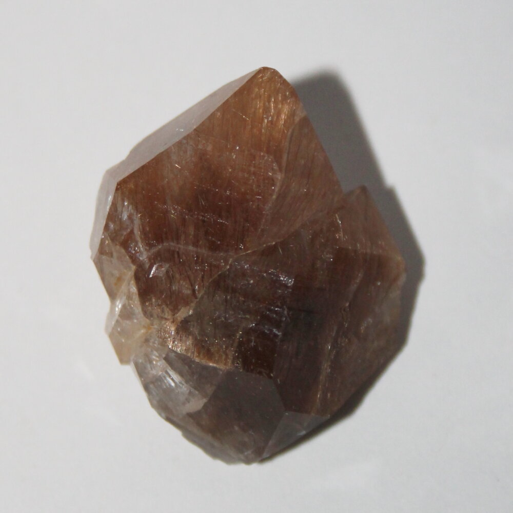 Кристалл кварца с рутилом, кварц-волосатик, коллекционный образец "True Stones"