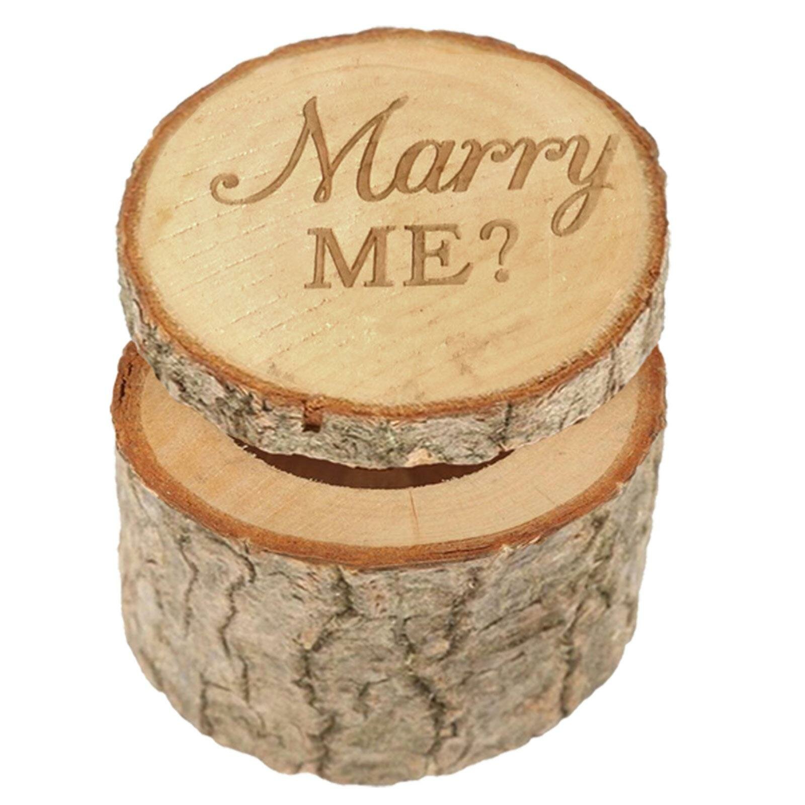 Деревянная коробочка для обручальных колец, Вырезая веселого меня