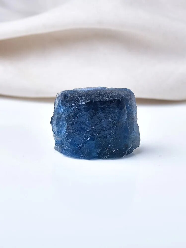 Натуральный камень "Голубой Флюорит" необработанный (3-5см 2шт)