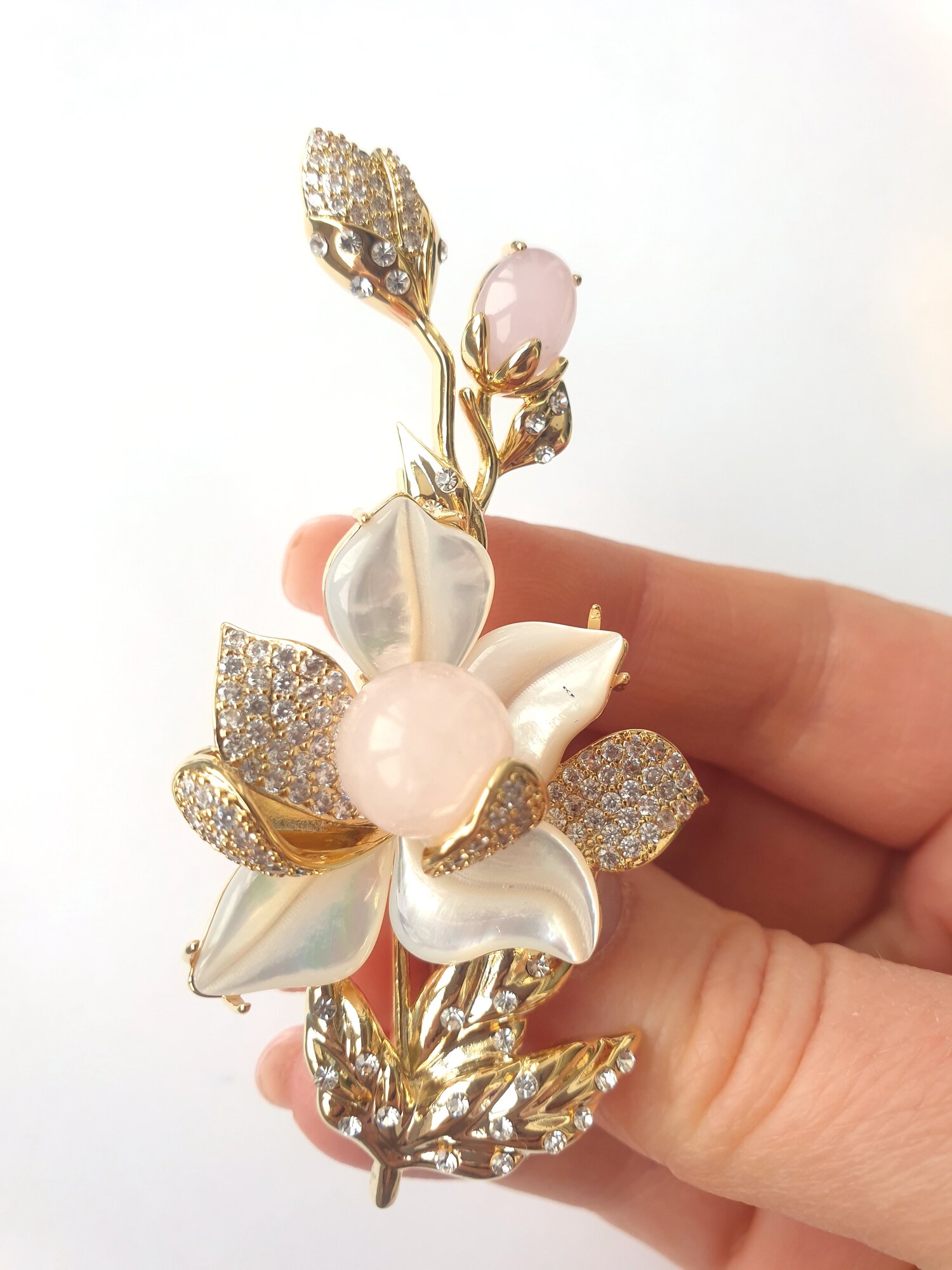 Брошь, перламутр, кварц