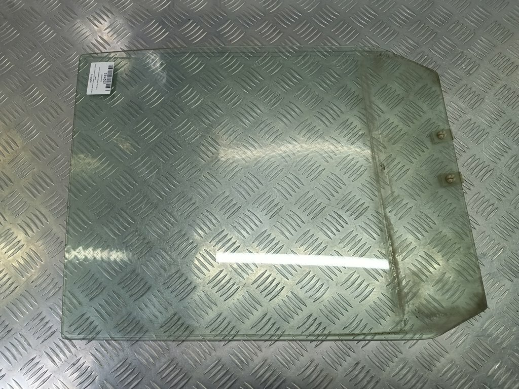 Стекло двери заднее левое Б/У для SUZUKI Grand Vitara I рестайлинг (2000—2006) 84546-65D01