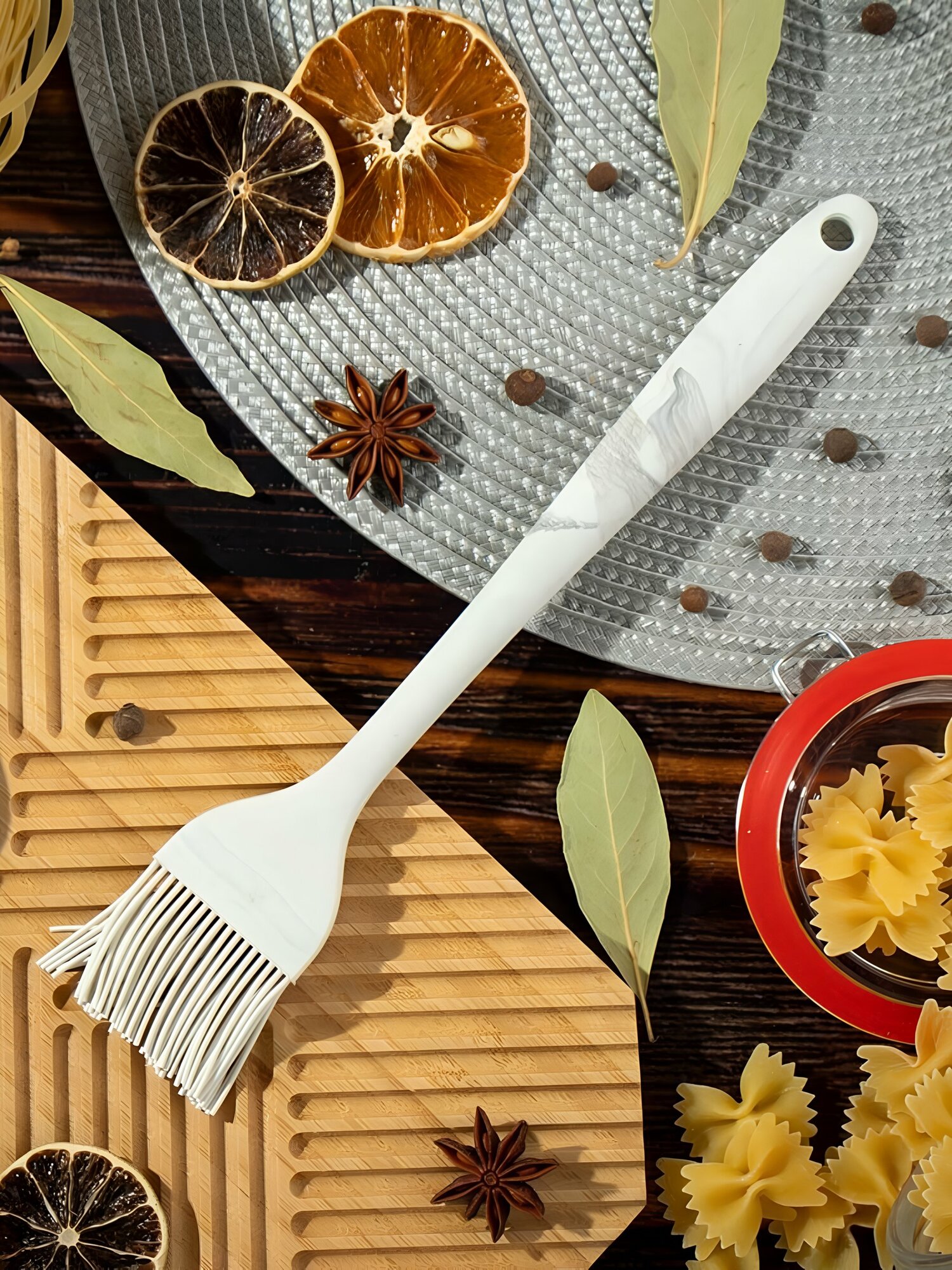 Кисточка кондитерская силиконовая Daniks Emerald 26х4.5 см для выпечки и масла, белая, кухонная навеска, артикул Y4-7302