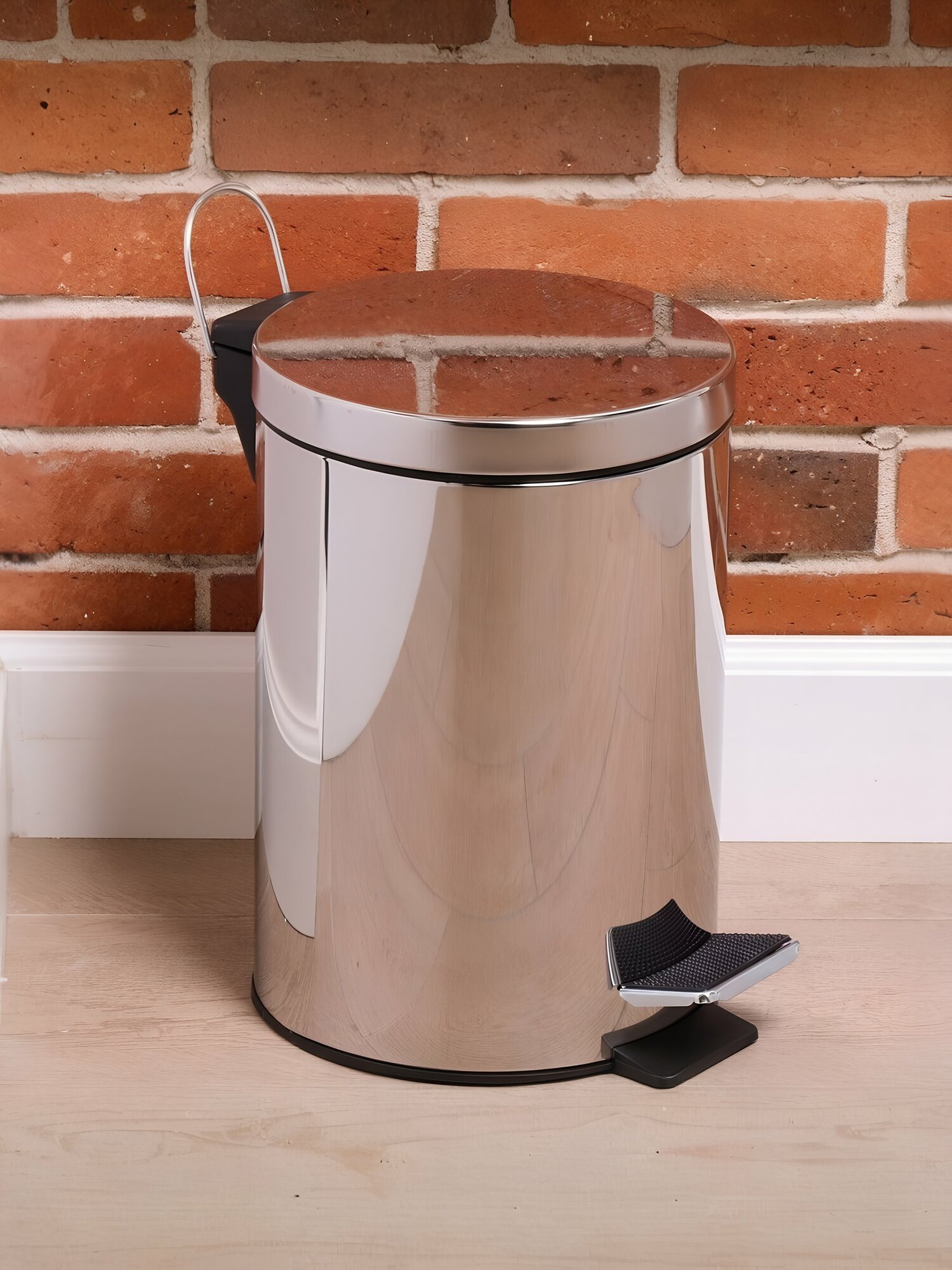 Контейнер для мусора металлический 8 литров с педалью и крышкой, круглый, цвет хром, модель Y8-2722 для дома и офиса