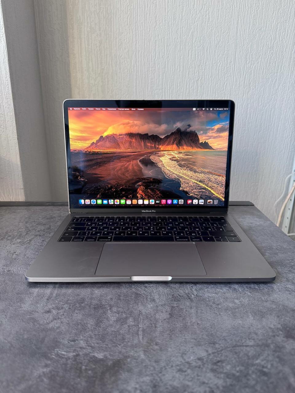 13.3" Ноутбук Apple MacBook Pro 13 2017, Intel Core i5 2.3 ГГц, RAM 8 ГБ, SSD 128 ГБ, Intel Iris Plus Graphics 640