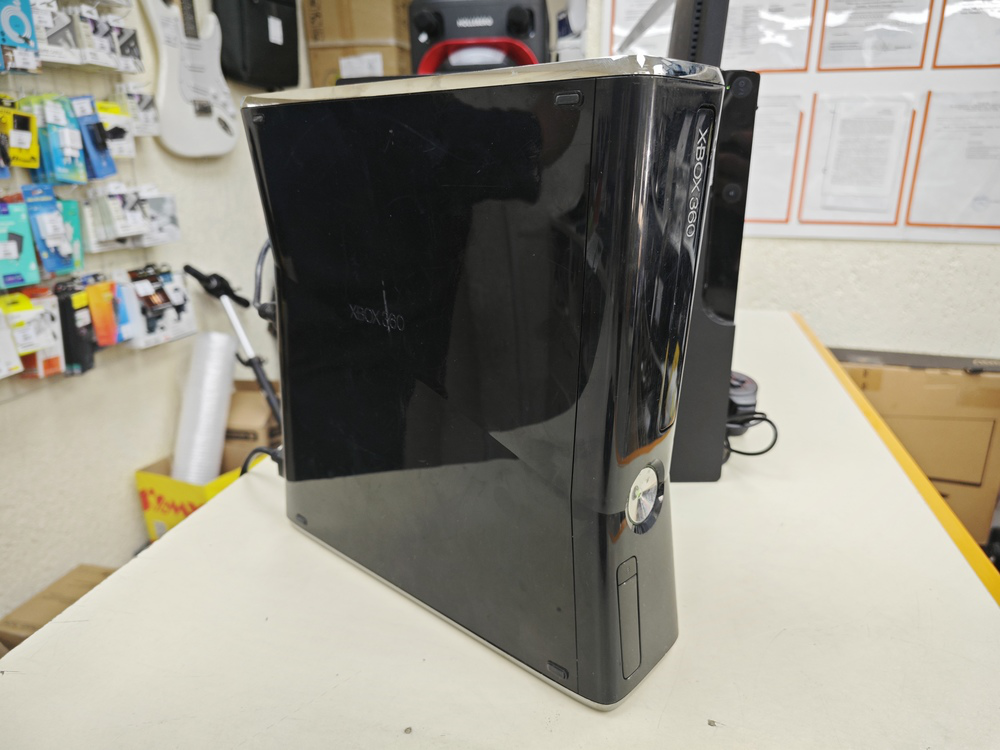 Игровая приставка Xbox 360 S б/у, уценка