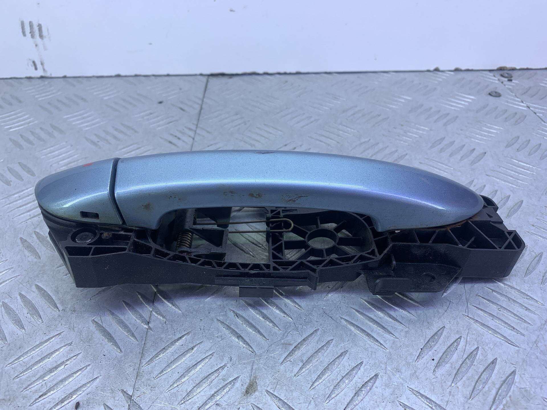 Ручка наружная двери передней правой Volkswagen Passat B6 2006 3C0837886G