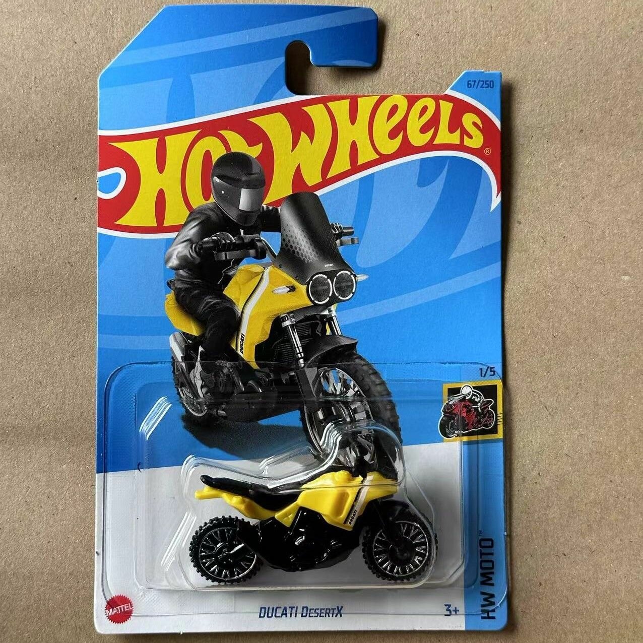 Hot Wheels 2024A 1:64 Литой Автомобиль(3M67-Мотоцикл Ducati)