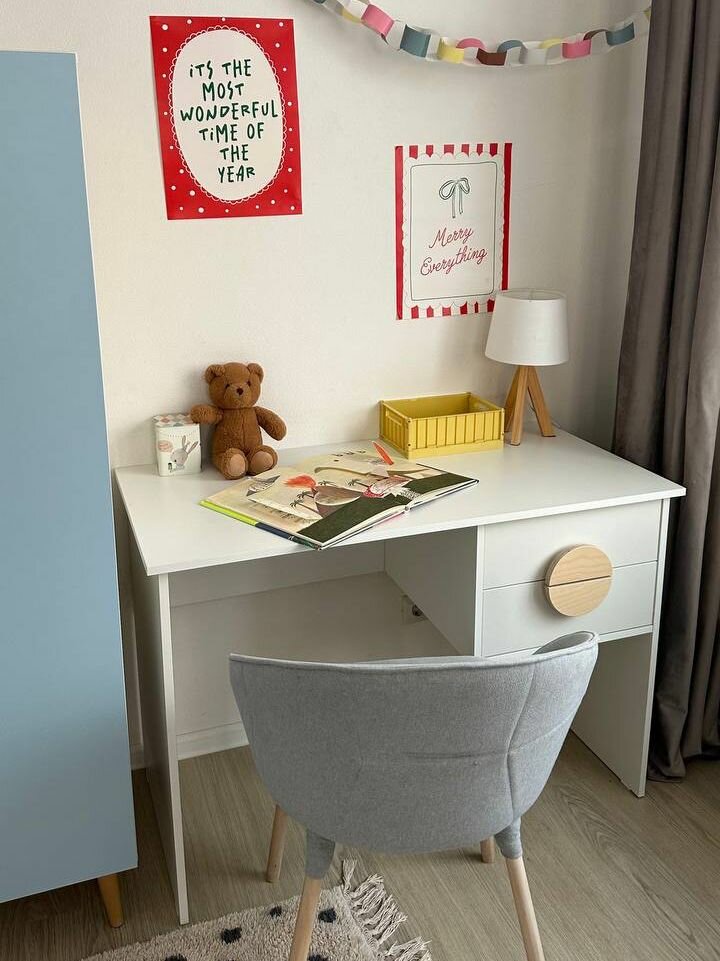 Стол письменный с 2 ящиками с деревянными ручками Львиная Семейка 110* 55* 75 см