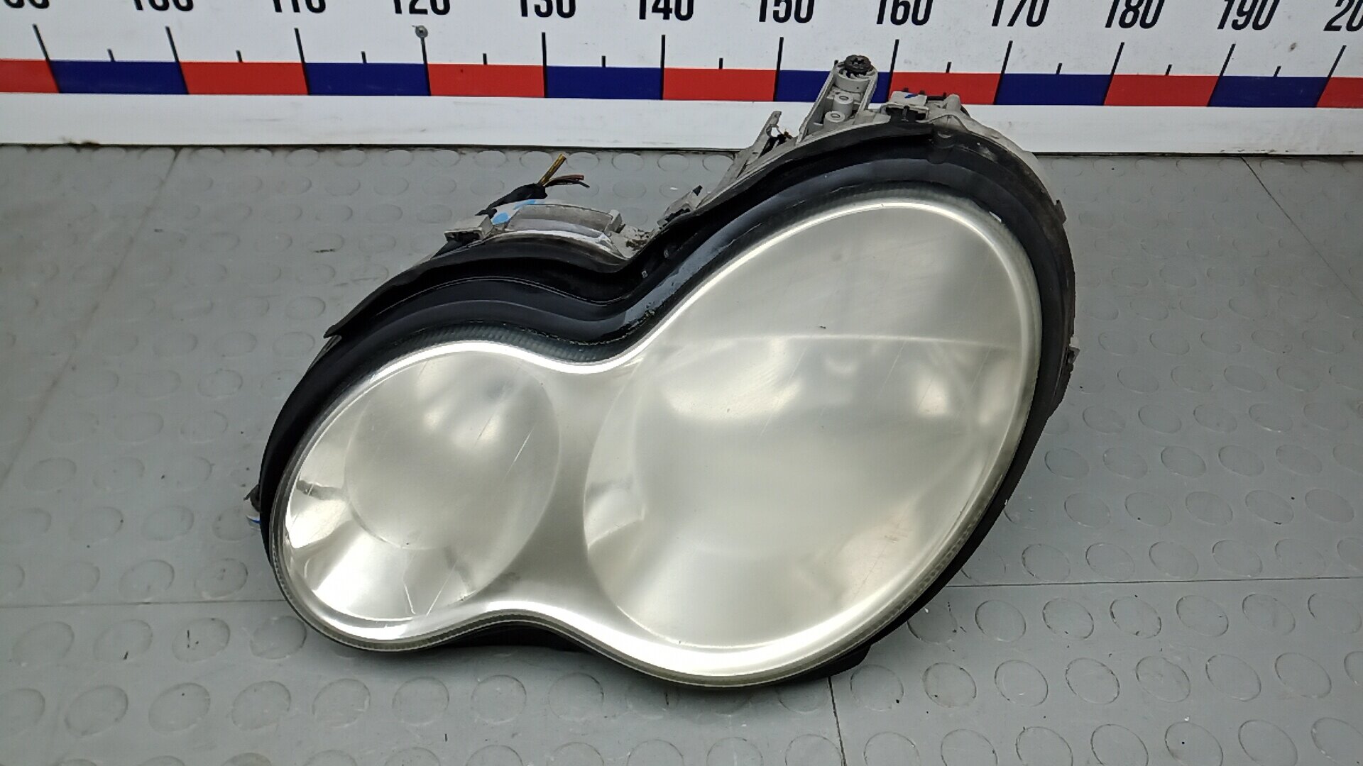 Фара левая MERCEDES BENZ C-CLASS W203