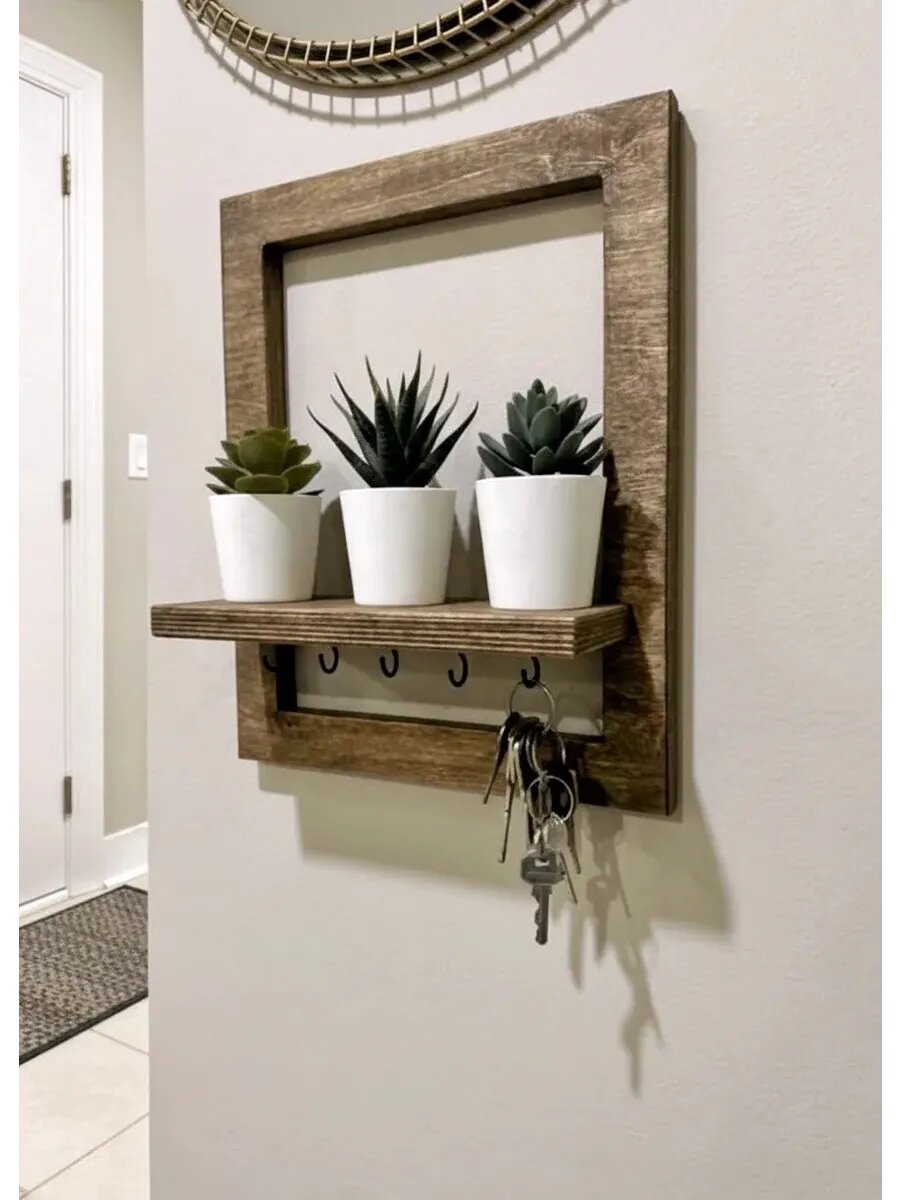 Ключница настенная деревянная с полкой в прихожую