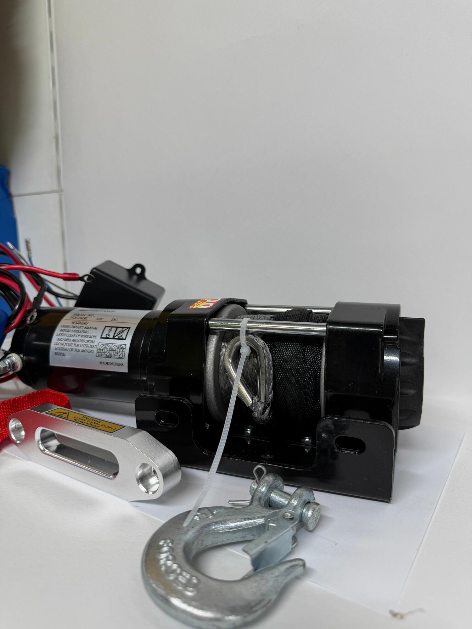 Лебедка электрическая 4000 lbs, 1814 кг, 12V, кевларовый трос, с пультом управления, Electric Winch, ВездеТяг (1 шт. / комплект), арт: 9940-К