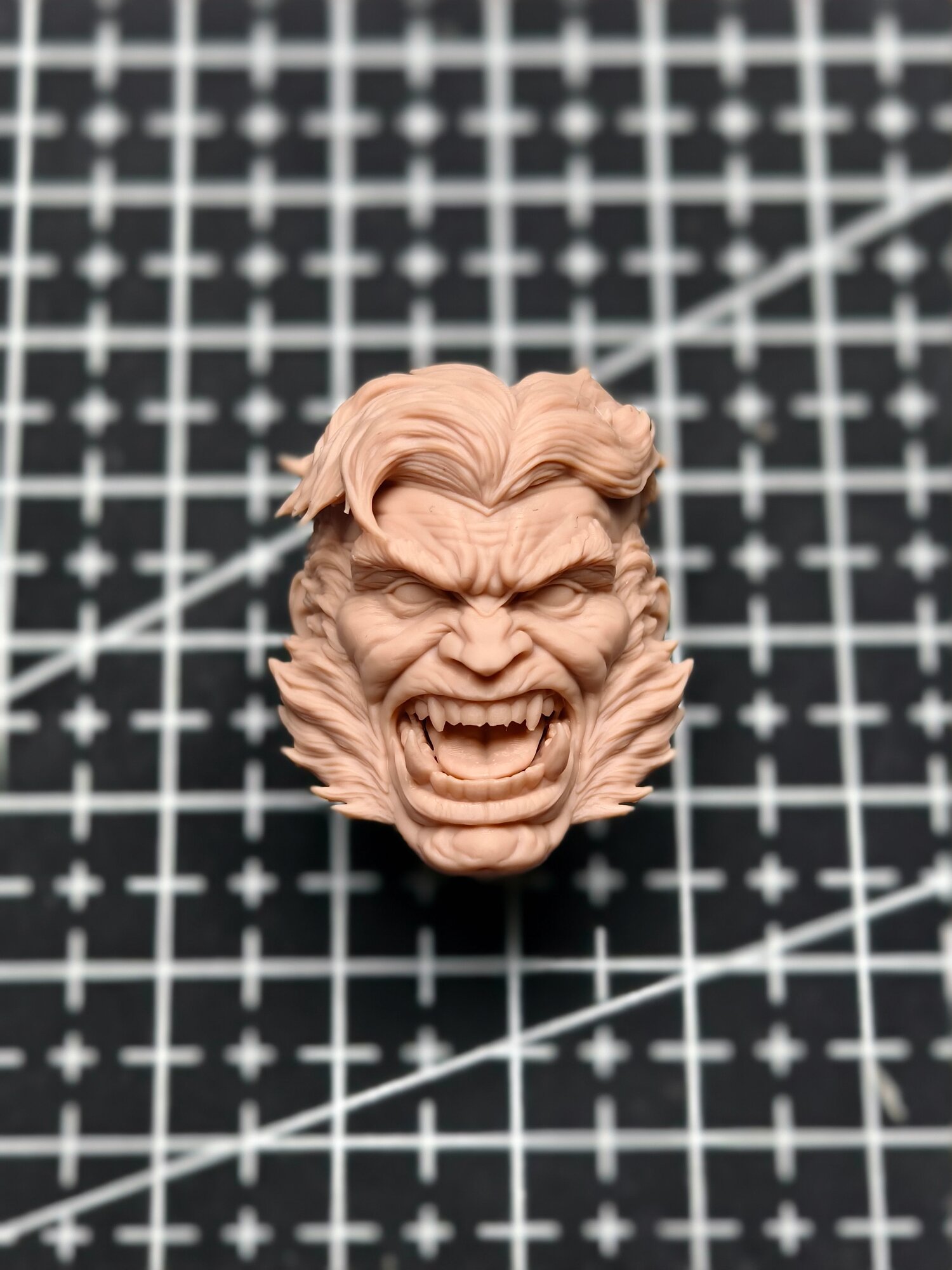 Неокрашенная модель головы Росомахи Hot Toys 1/12