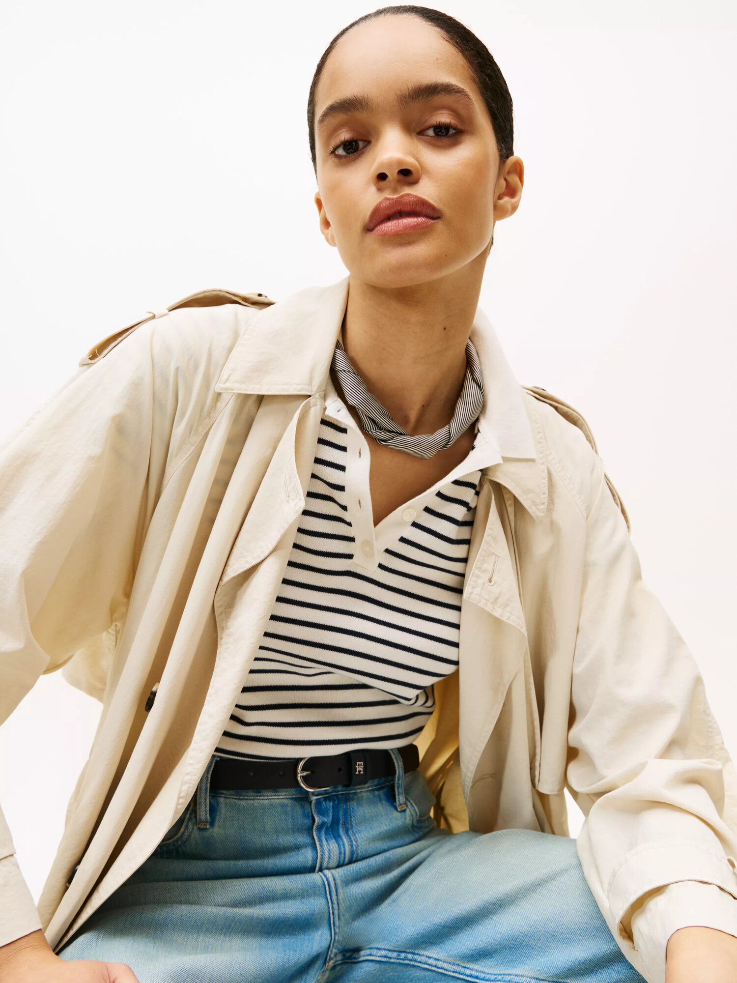 Платок TOMMY HILFIGER для женщин,50х50 см, бежевый/темно-синий — фото 1