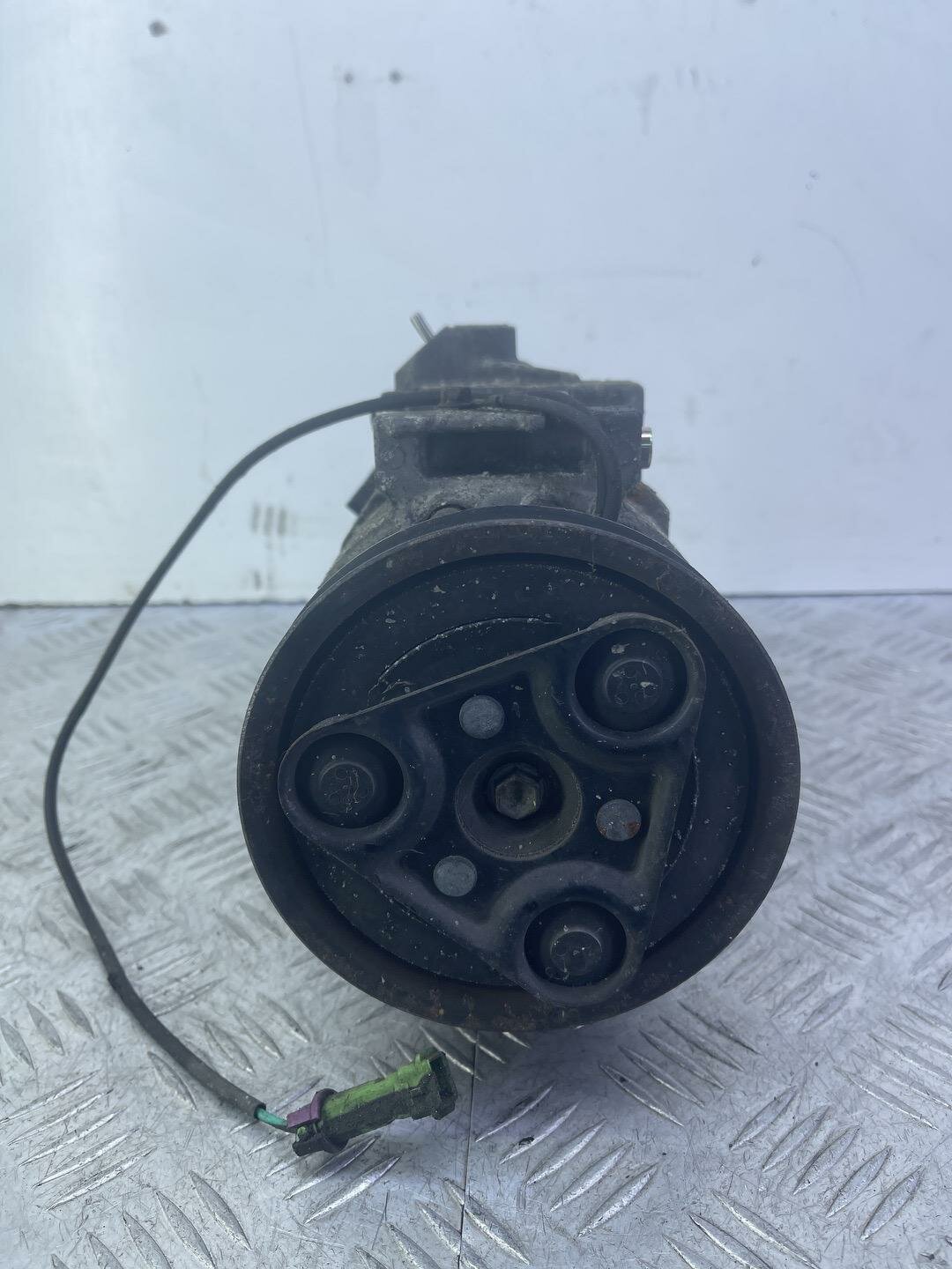 Компрессор кондиционера Volkswagen Passat B5 1999 8D0260808