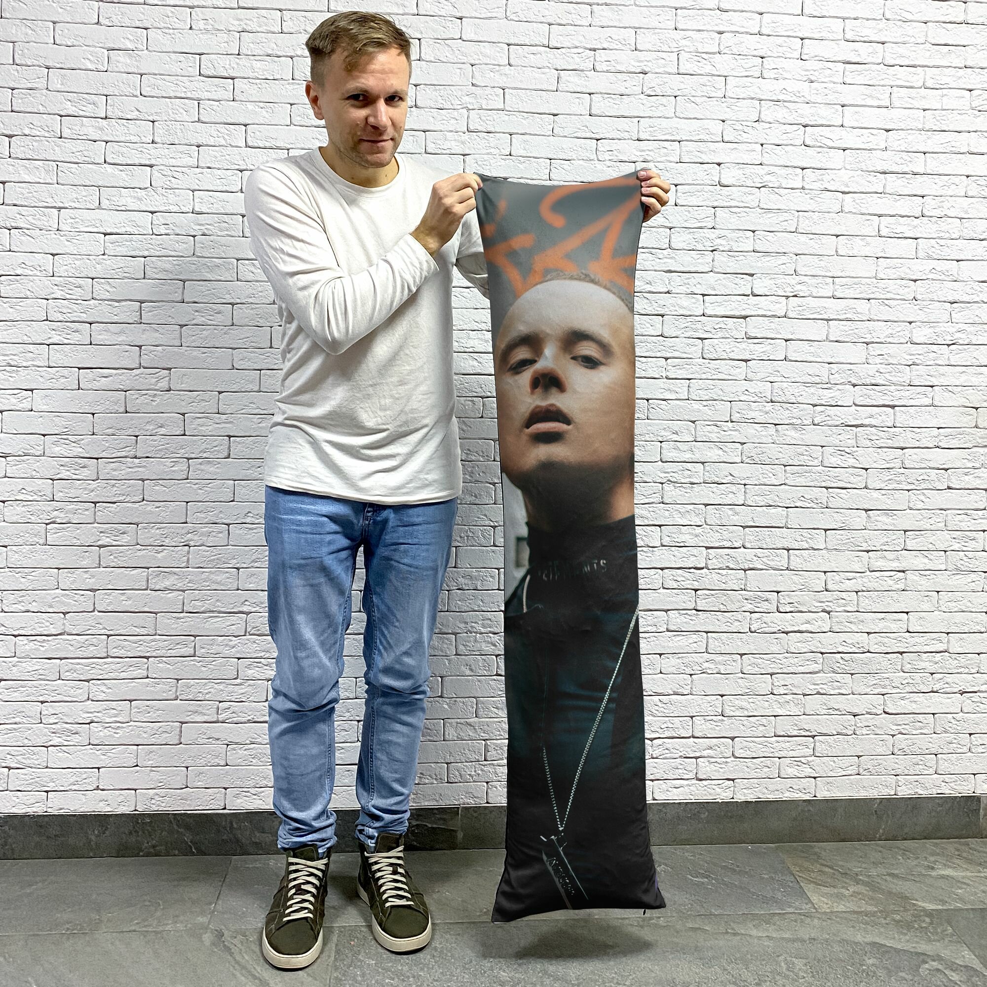 Подушка дакимакура Слава Марлоу 35x140 см