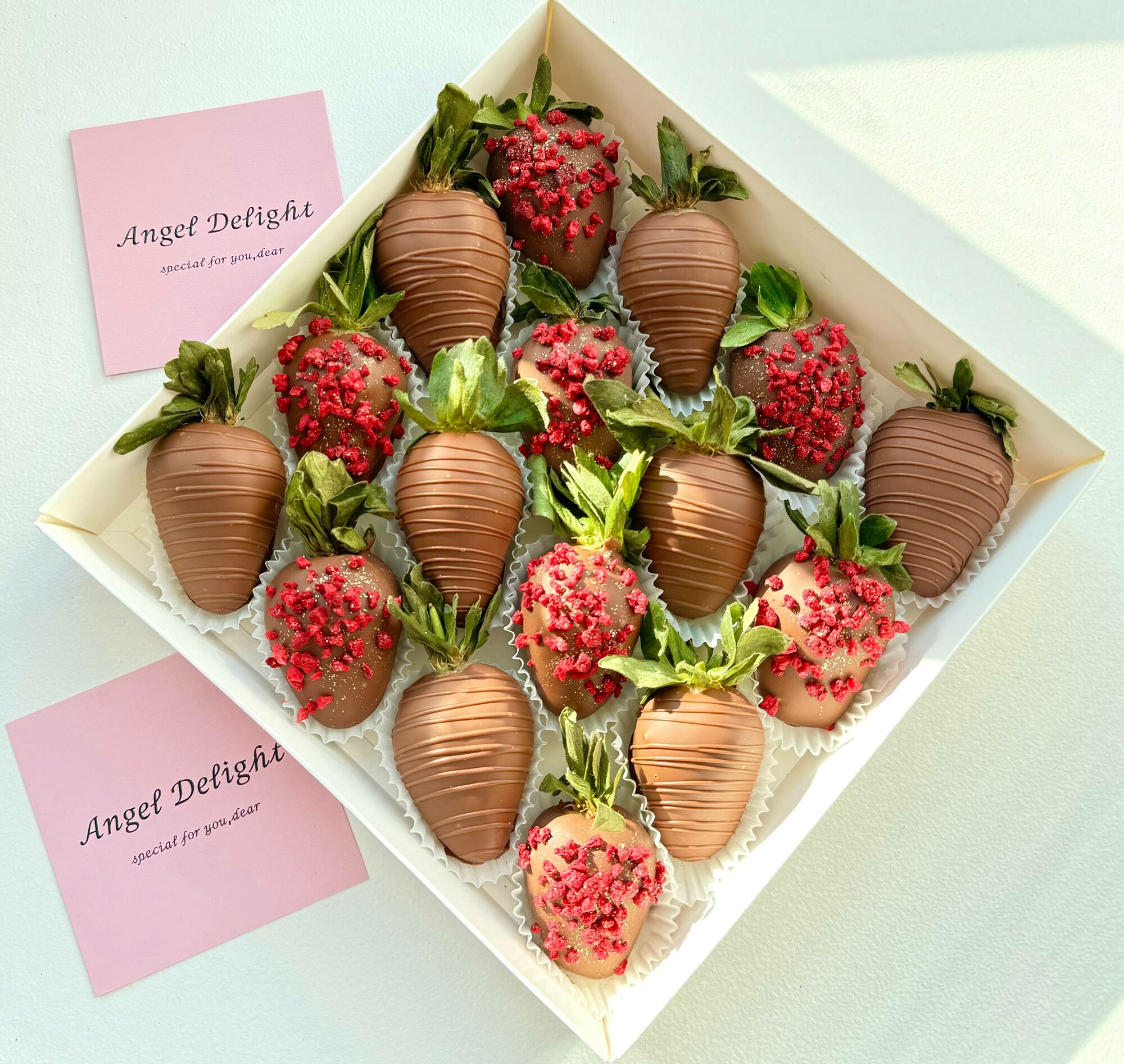 Подарочный набор "Angel Delight Charmix M", клубника в шоколаде(16-25 ягод)