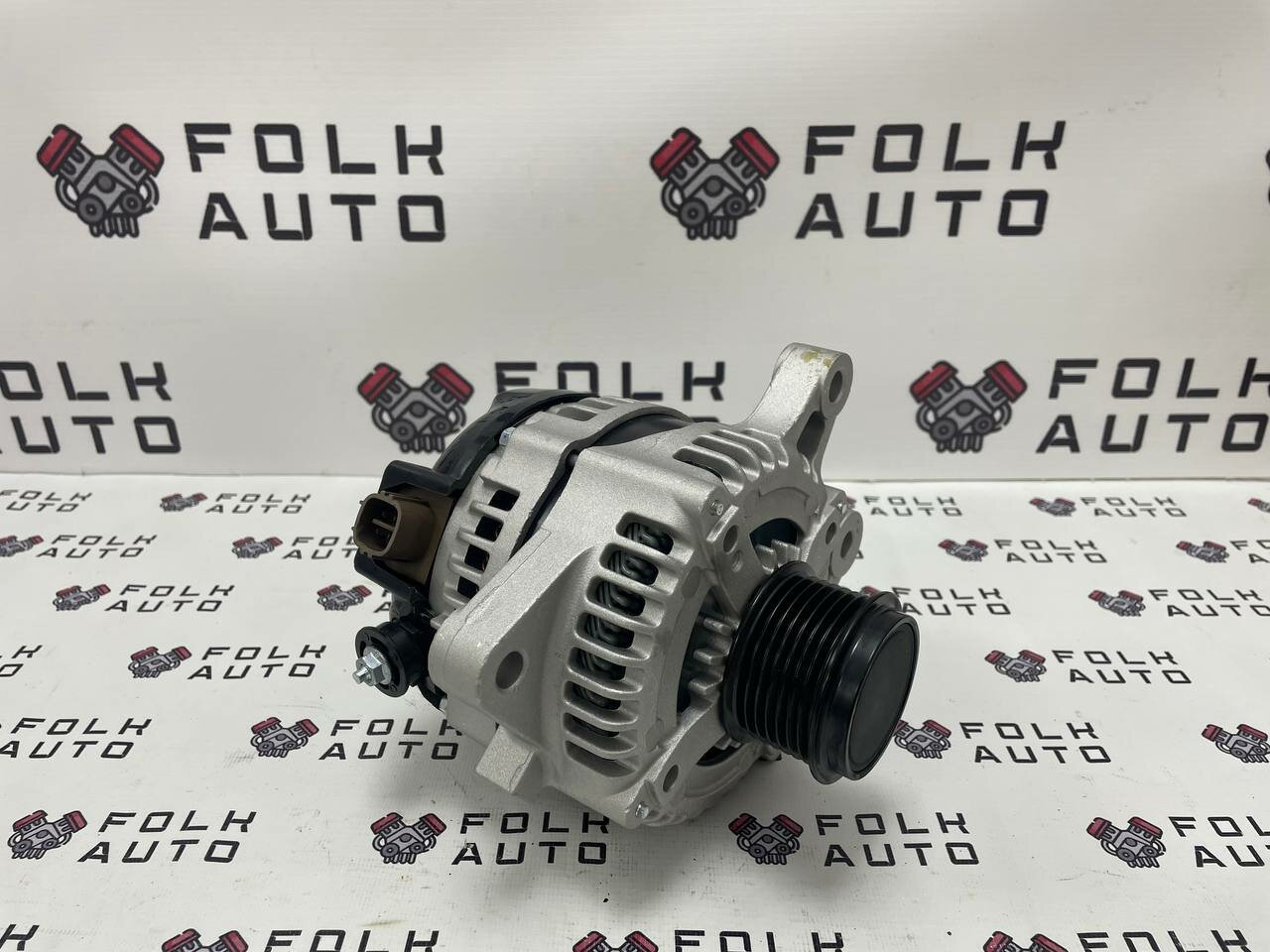 Генератор Toyota Hiace 05-19 2TRFE в сборе обгонной муфтой 27060-75350