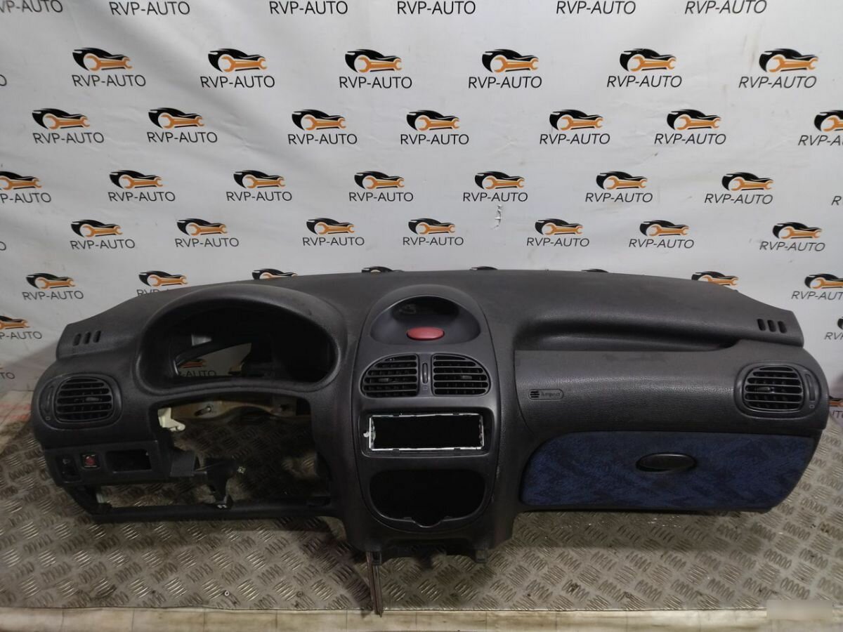 Торпедо Peugeot 206 1998-2012