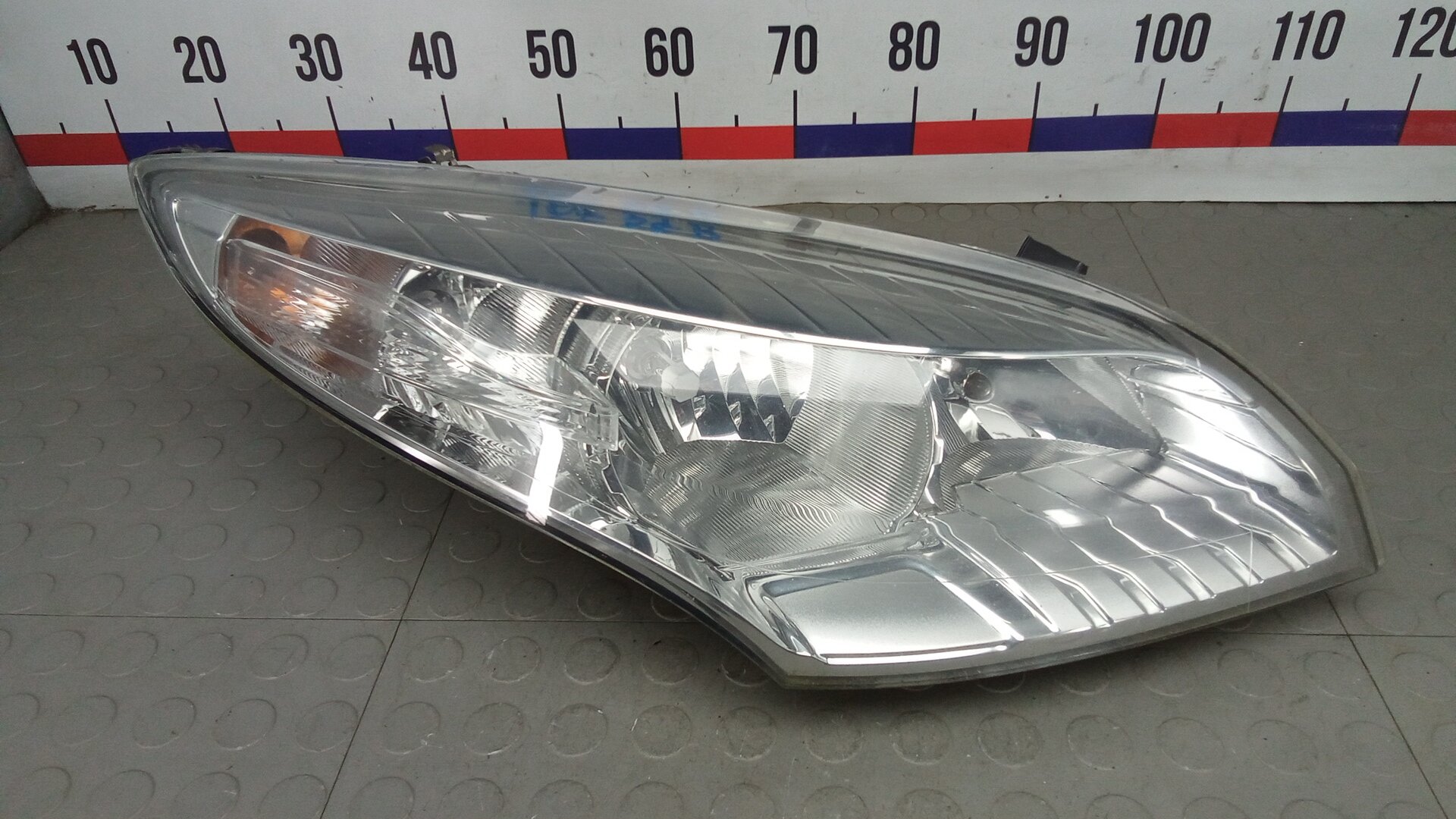 Фара правая RENAULT MEGANE 3