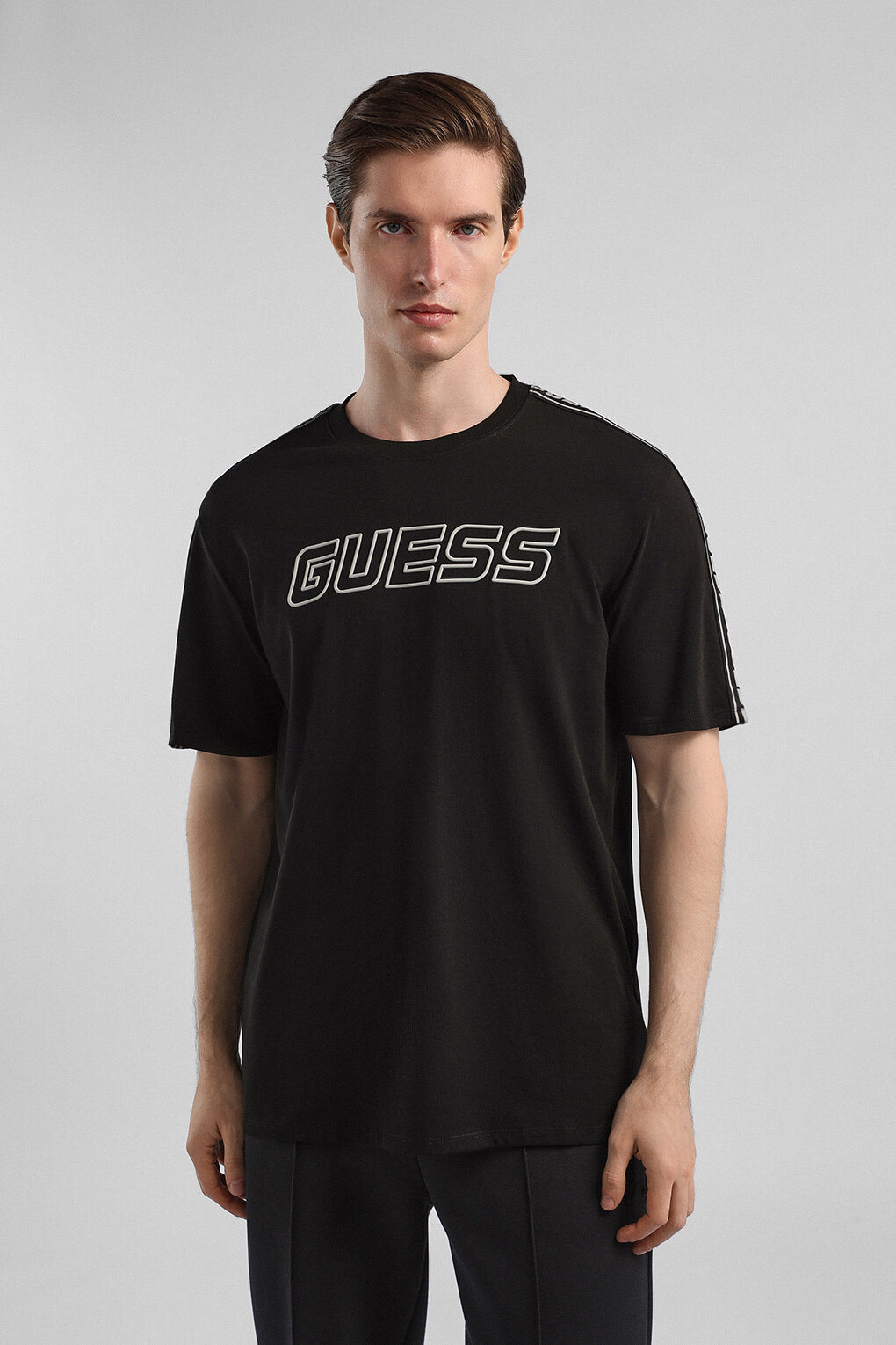 Футболка GUESS, размер L, черный