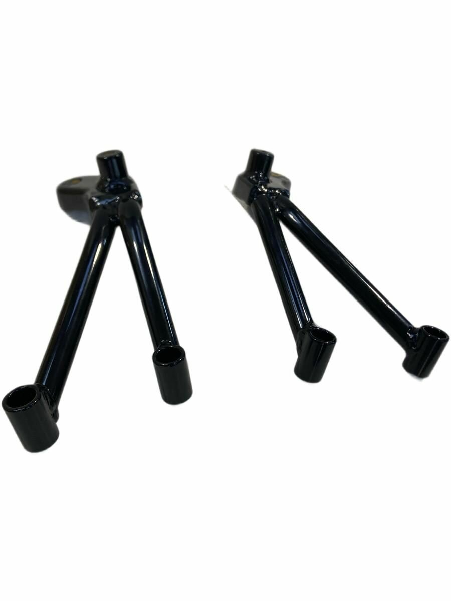 Крепление подножки пассажиа (пара) AURA