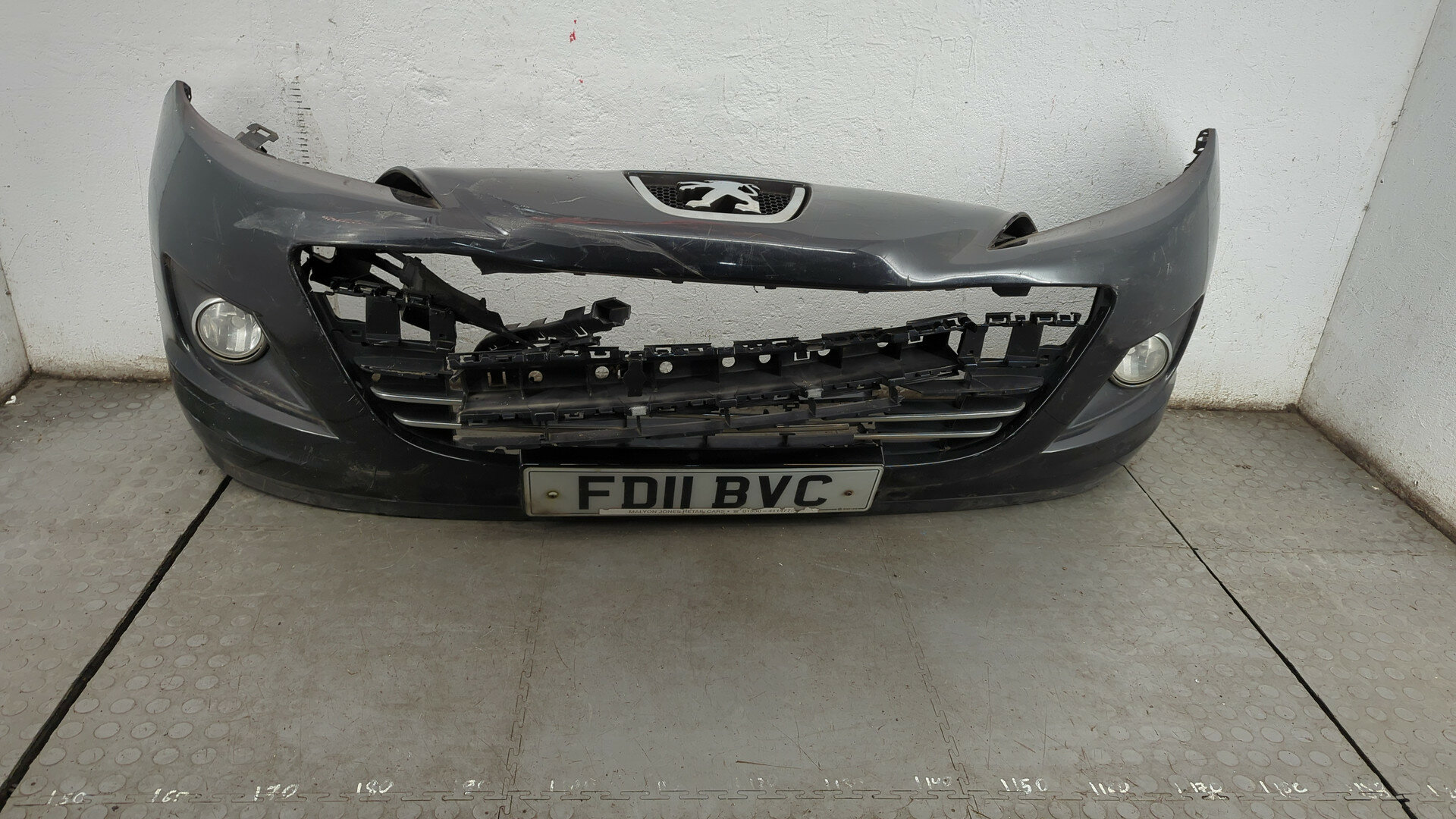 Бампер передний Peugeot 207 Б/У