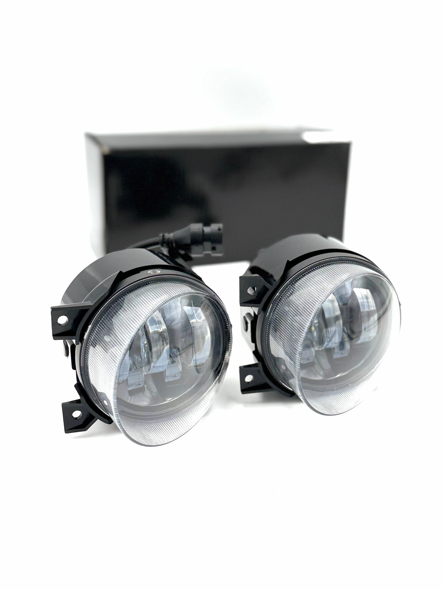 LED фары ПТФ 6000k для Volkswagen Polo sedan, Jetta 5, Golf Plus, Caddy, Tiguan, Amarok, Passat CC / противотуманные лед туманки